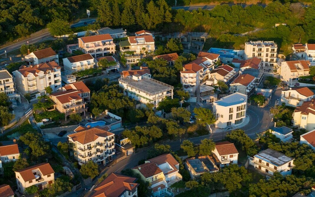 Отель APARTMENTS SUMET APT Sveti Stefan, Черногория - Низкие цены на ...