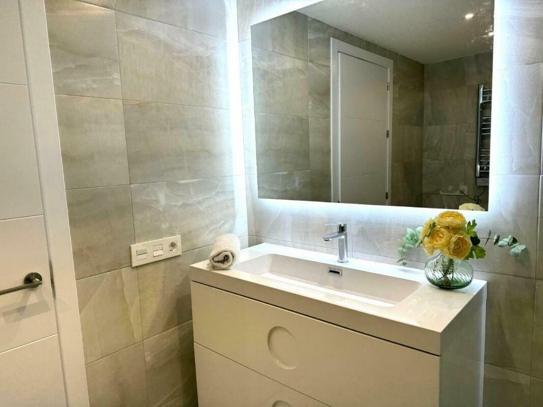 Hotel PARAISO DEL MAR PARKING Y PISCINA 454 Privat Properties