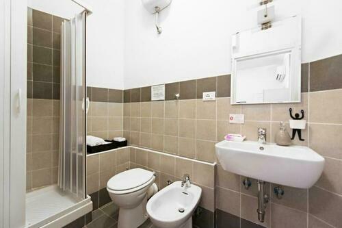 Хотел TAKE IT EASY ROMA B&B Privat Properties - Достъпни цени на ...