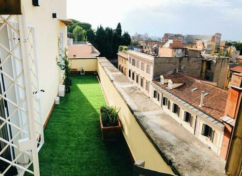 Hotel ROOFTOP COLOSSEO - ROMA DAMORE Privat Properties - Book now in ...